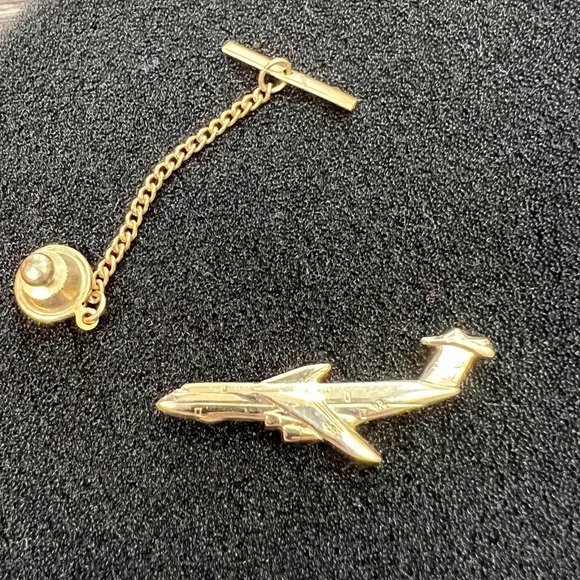 Vintage | Accessories | Vintage Gold Tone Airplane Jet Plane Tie Tack ...